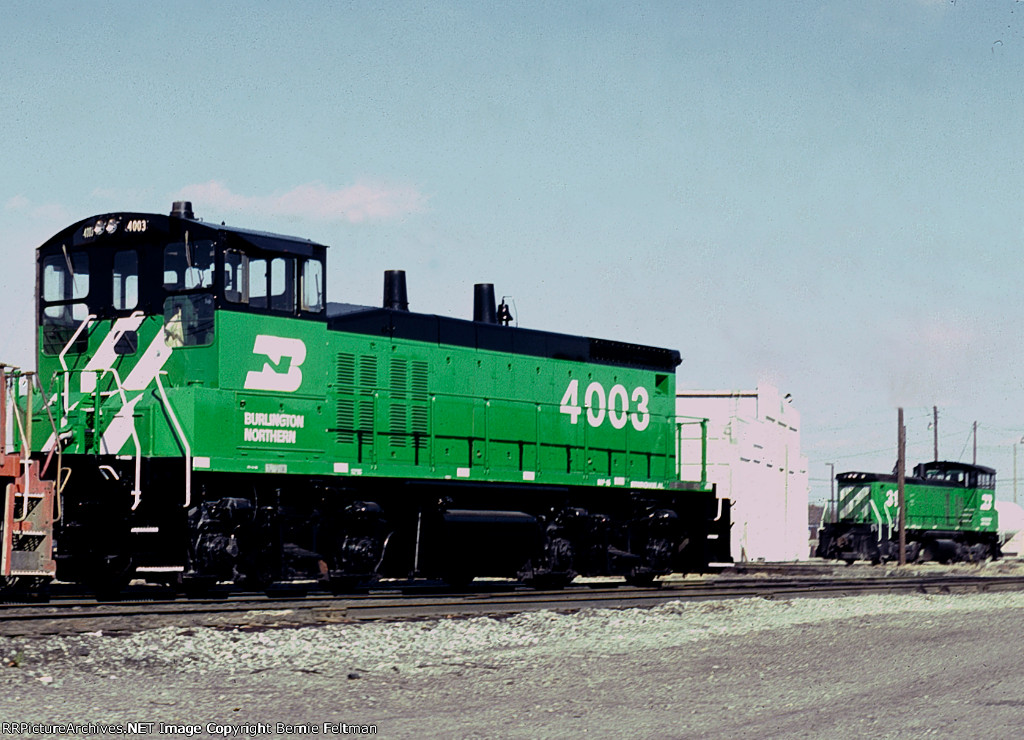 Burlington Northern MP15 #4003